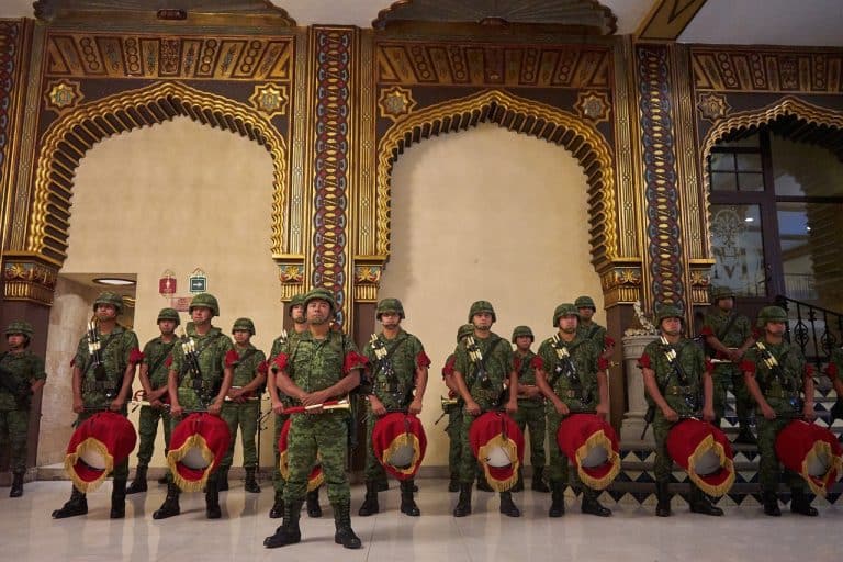 Guarnición - Qué es, definición, ejemplos y usos