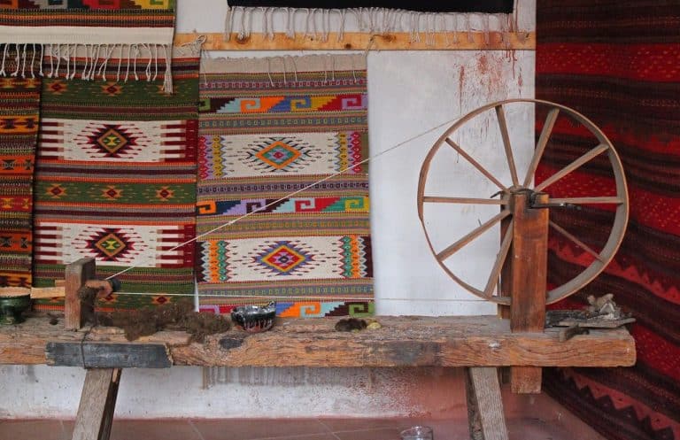 Rueca - Qué es, definición, características y en la literatura