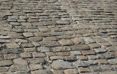 Adoquín - Qué es, origen, importancia y en el lenguaje coloquial