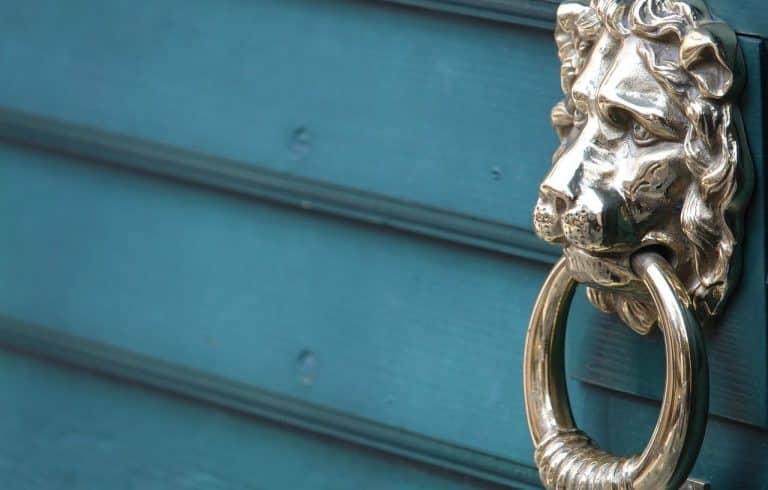 Aldaba - Qué es, historia, definición y concepto