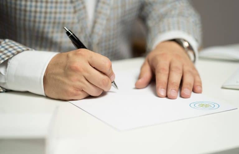 Avenencia - Qué es, en el lenguaje cotidiano, definición y concepto