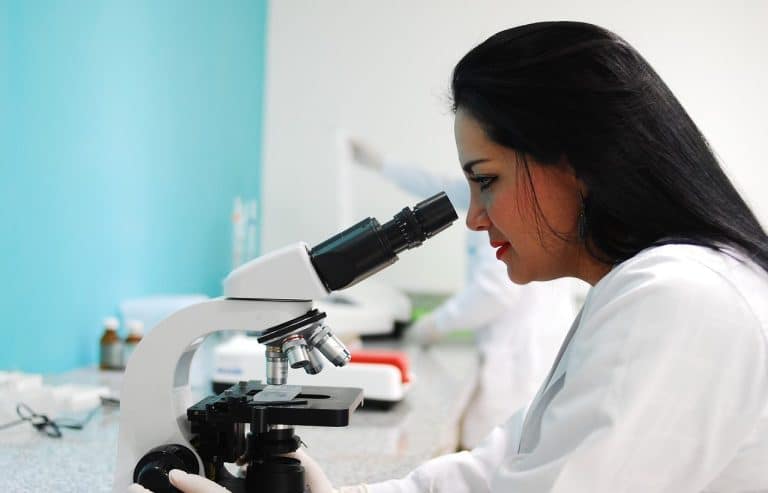 Microscopio electrónico - Qué es, características, ventajas y tipos